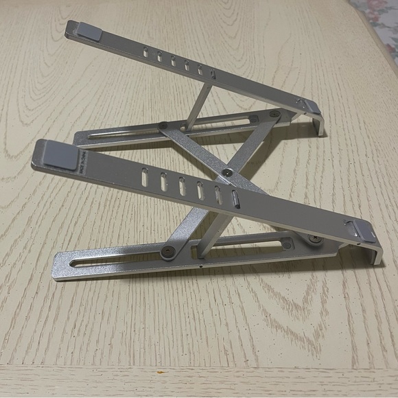 Tablets & Accessories | Laptop Handler | Poshmark